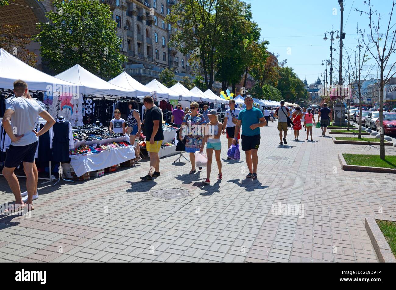 School fair stalls hi-res stock photography and images - Alamy