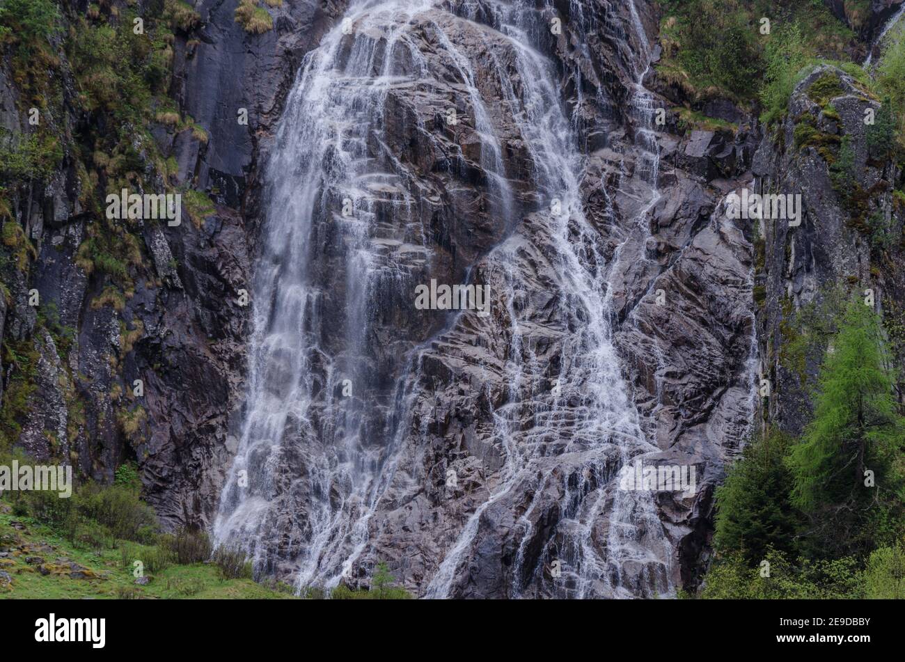 Wide waterfall hi-res stock photography and images - Alamy