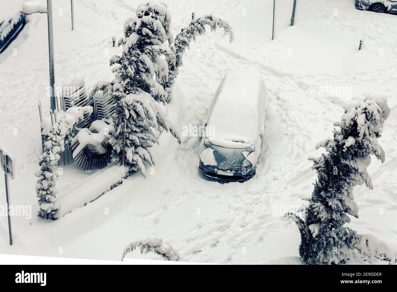 Car blocked hi-res stock photography and images - Alamy