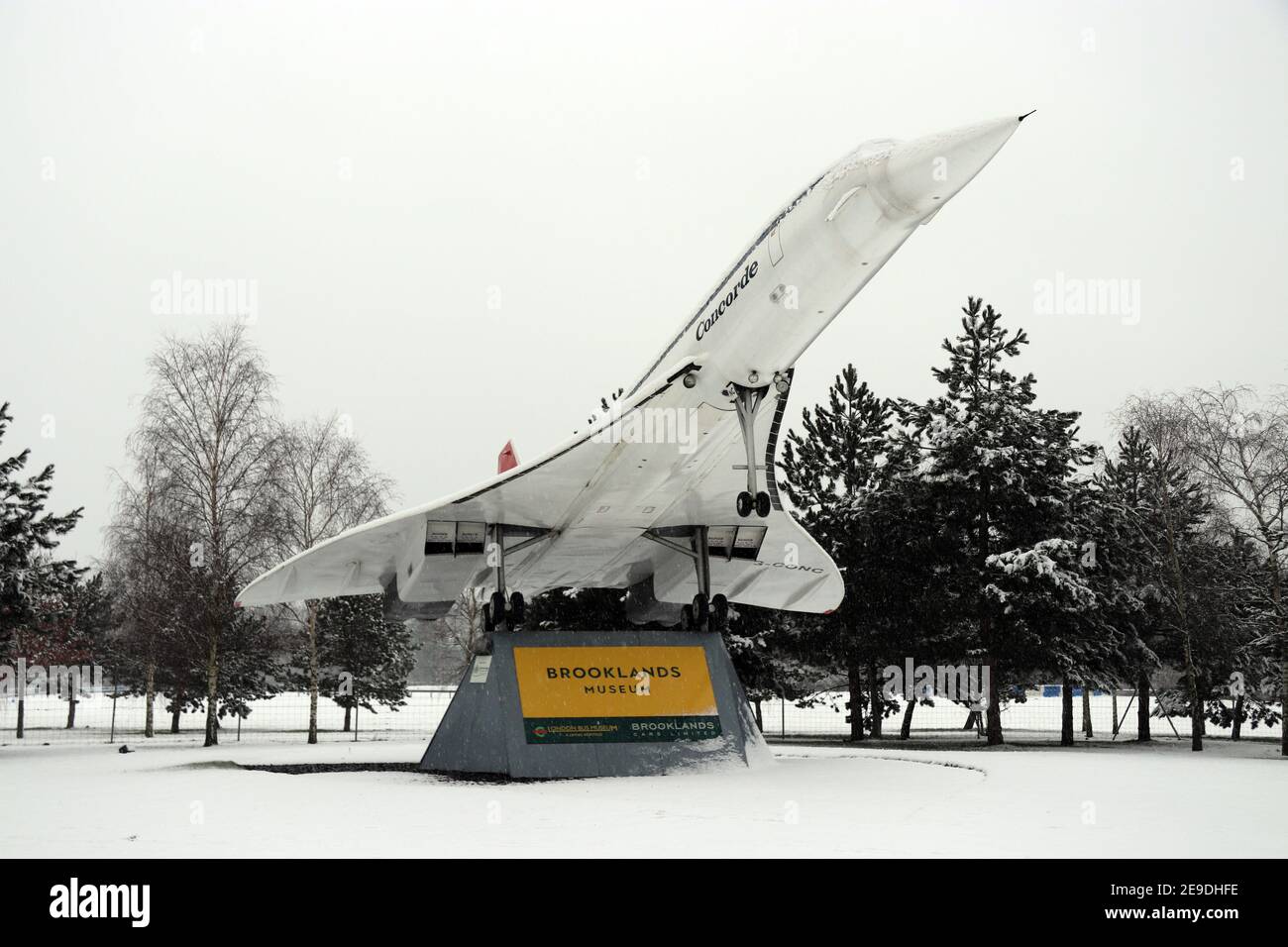 Supersonic british french aircraft concorde hi-res stock photography ...