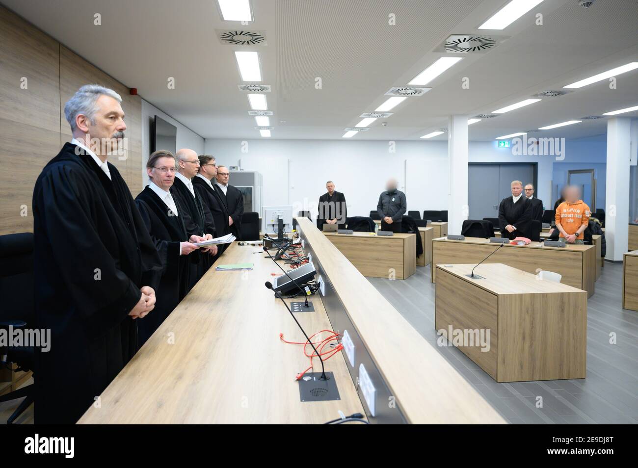 Wing justice judge court hearing hi-res stock photography and images ...