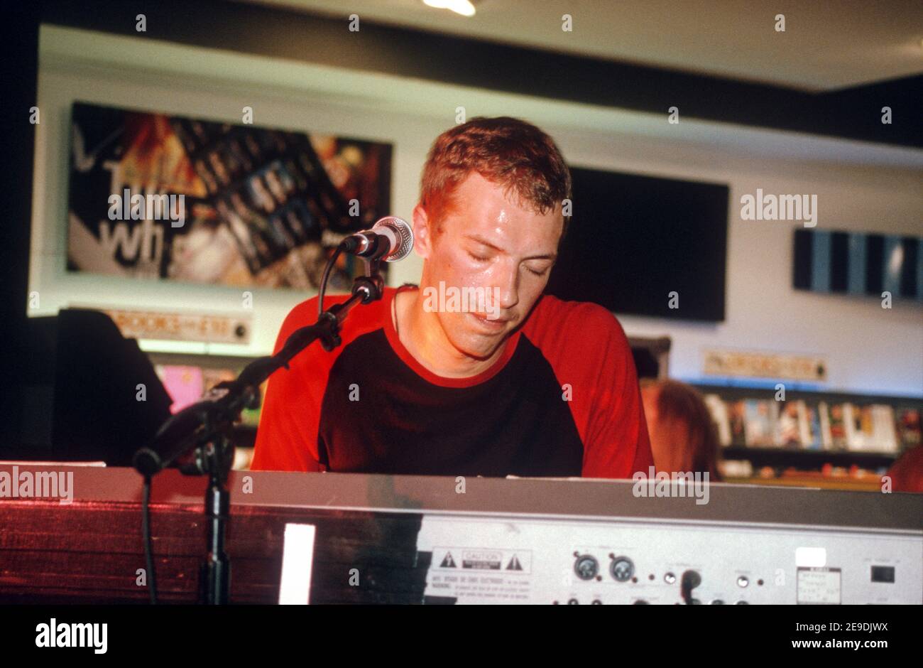 Coldplay playing HMV record store 10th July 2000 to promote their debut ...