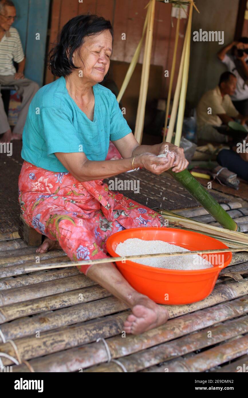 Dayak Women High Resolution Stock Photography and Images - Alamy