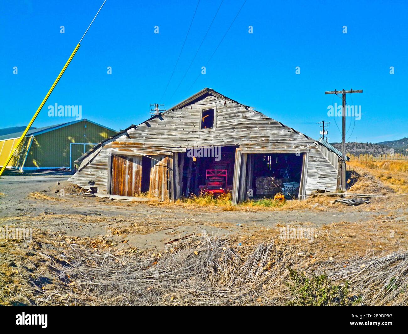 Collapse collapsing color hi-res stock photography and images - Alamy
