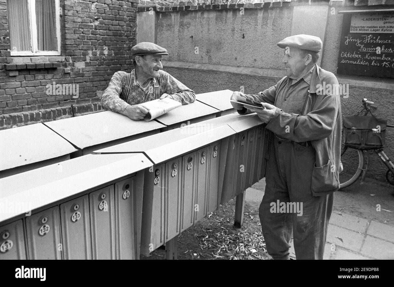 15 September 1982, Saxony, Kyhna: The central mail delivery facility is ...