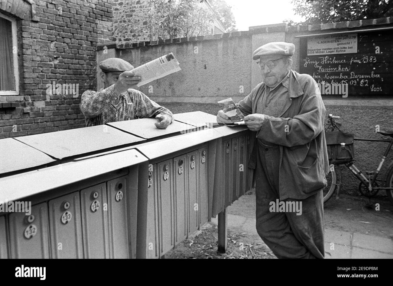 15 September 1982, Saxony, Kyhna: The central mail delivery facility is ...