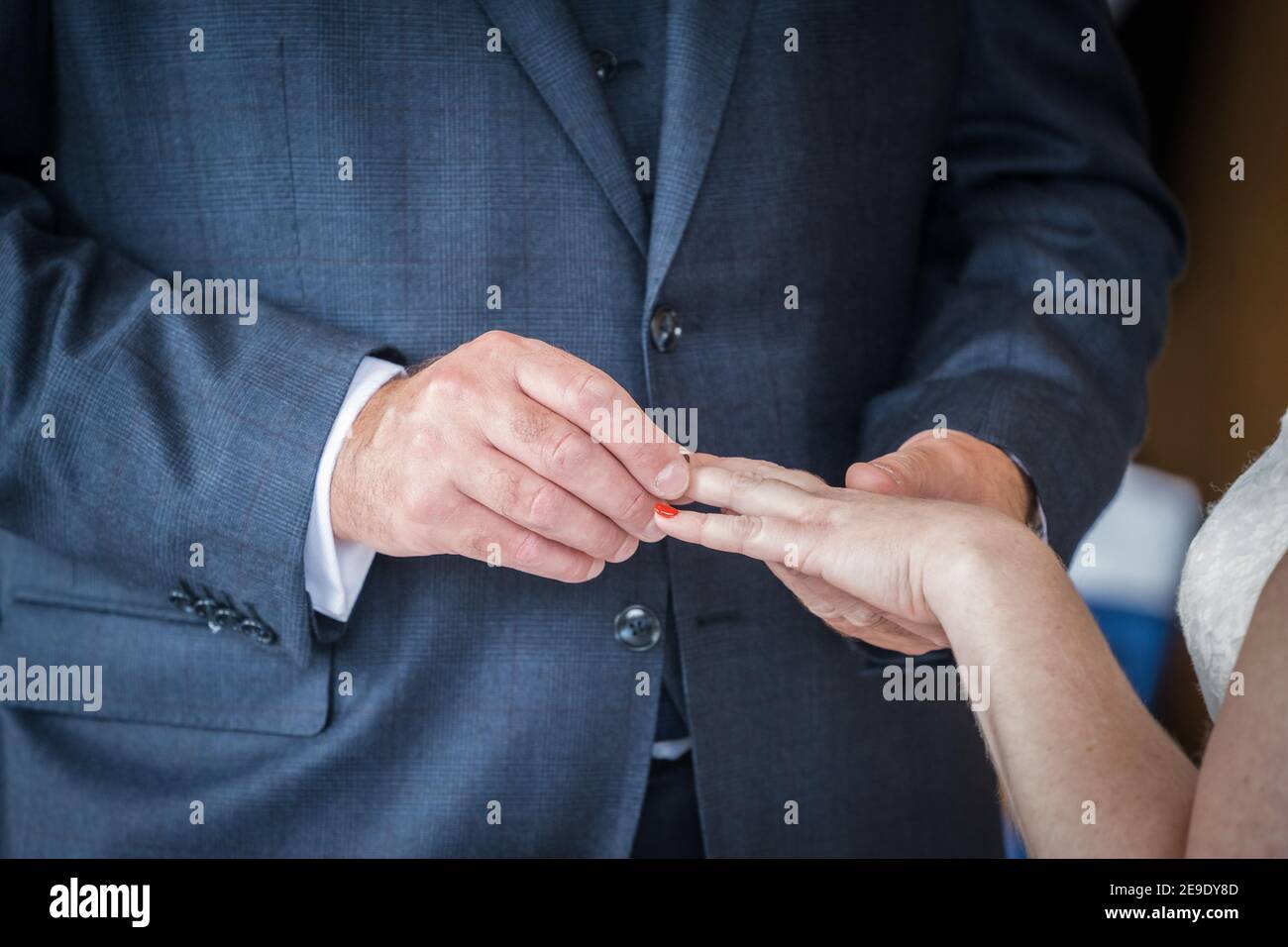 Ring ceremony hi-res stock photography and images - Alamy