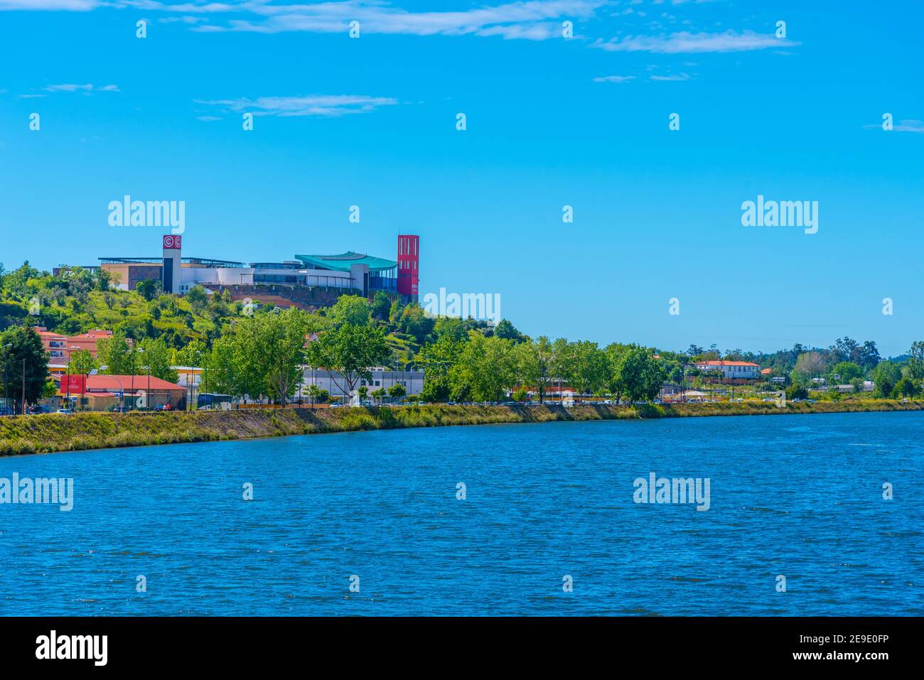 Continente supermarket hi-res stock photography and images - Alamy