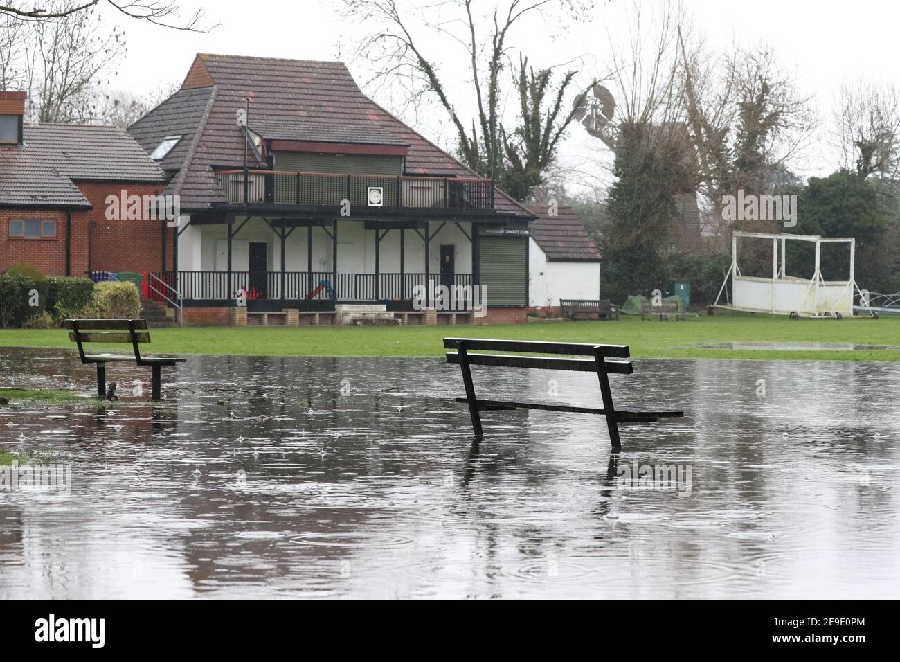 Wraysbury cricket hi-res stock photography and images - Alamy