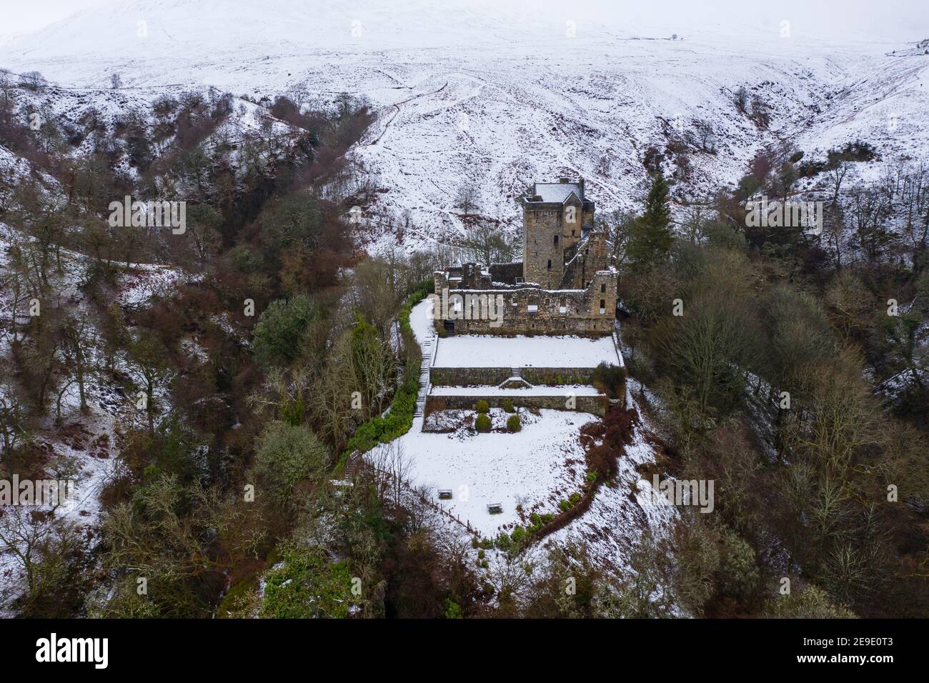 Scottish castles winter snow hi-res stock photography and images - Alamy