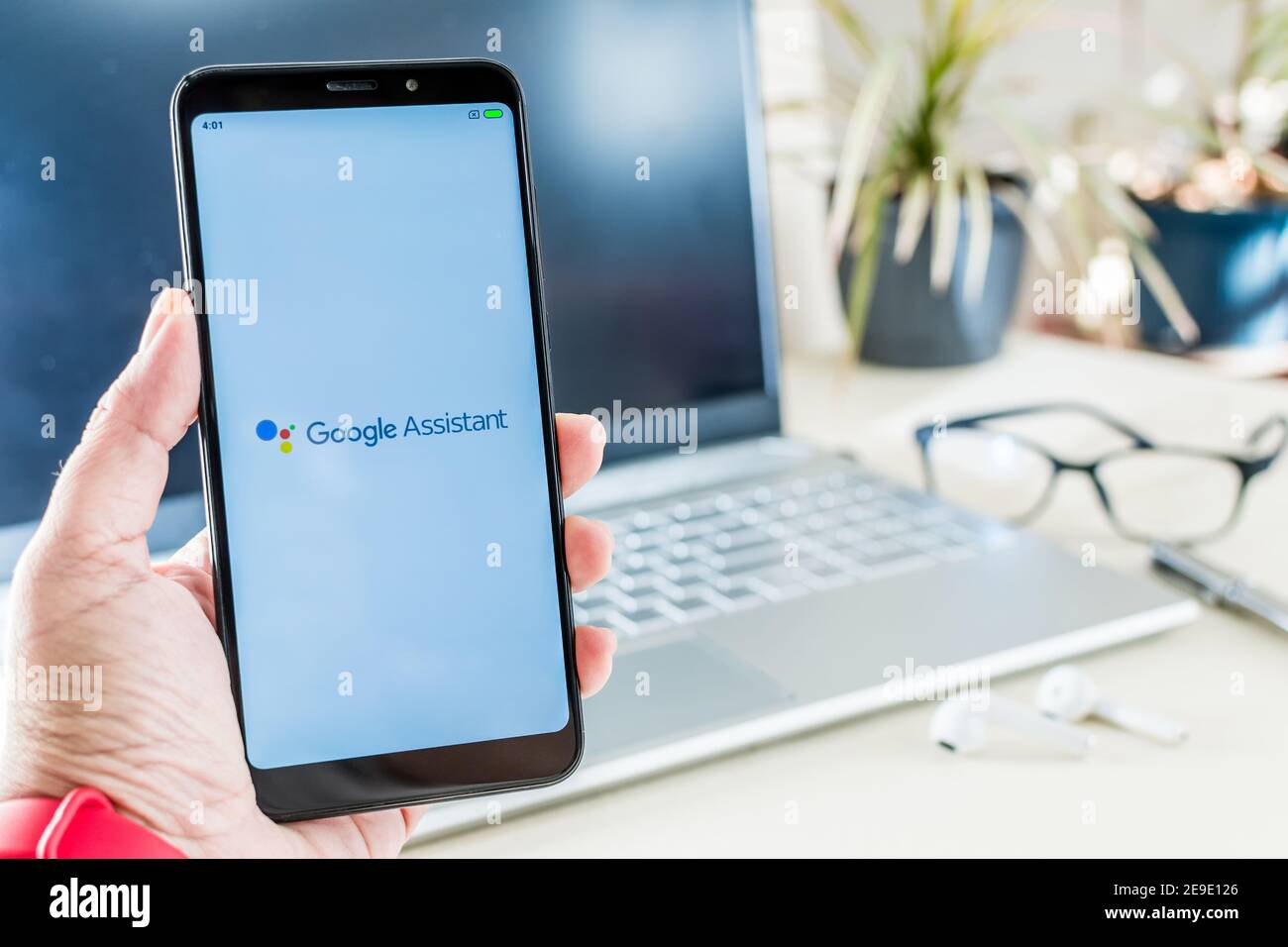 Google assistant logo hi-res stock photography and images - Alamy