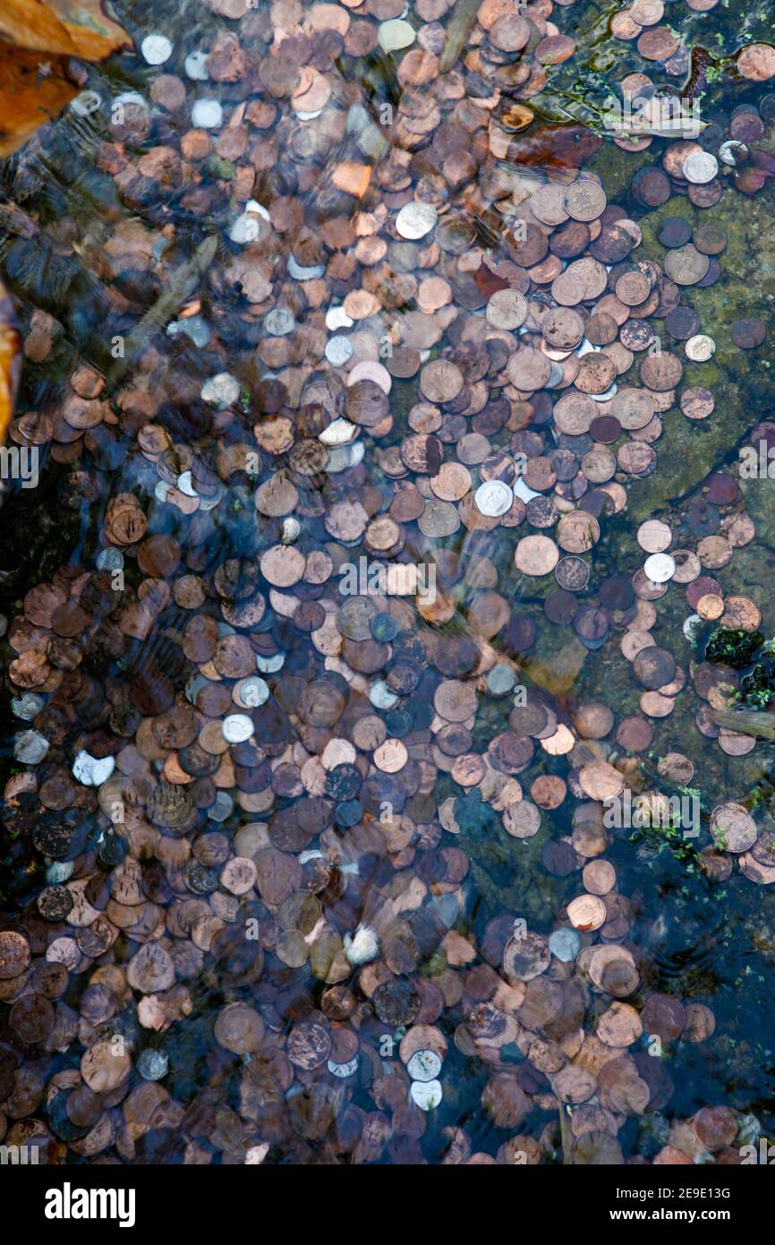 Wishing well hi-res stock photography and images - Alamy