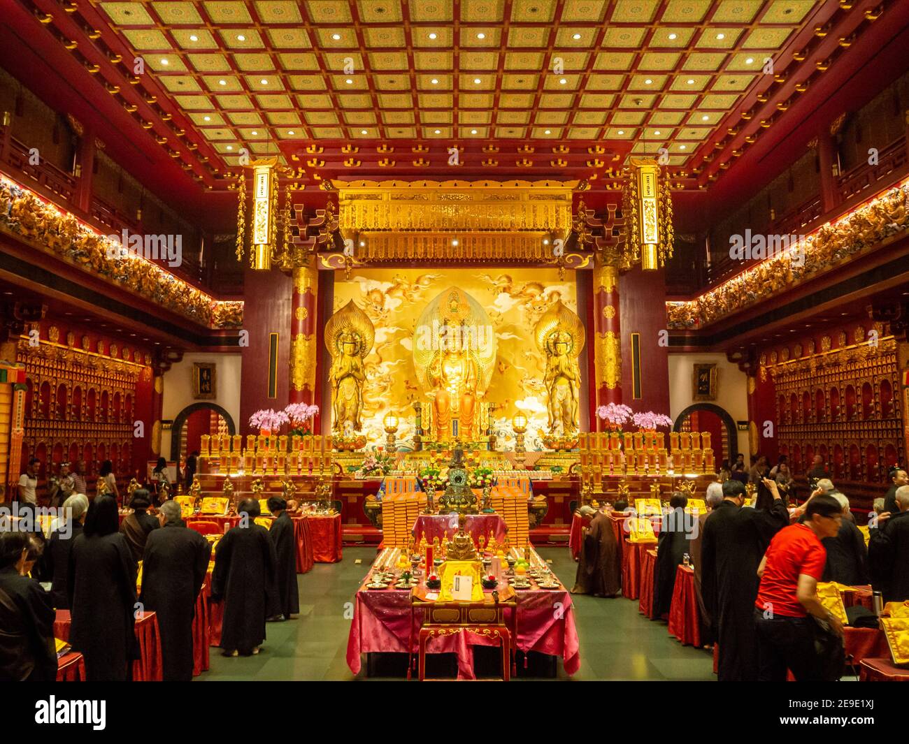 Singapore Chinatown district: Buddha Tooth Relic Temple and Museum ...