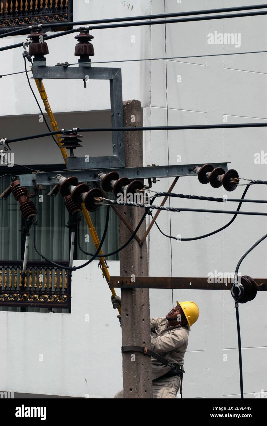 Damaged utility pole hi-res stock photography and images - Alamy