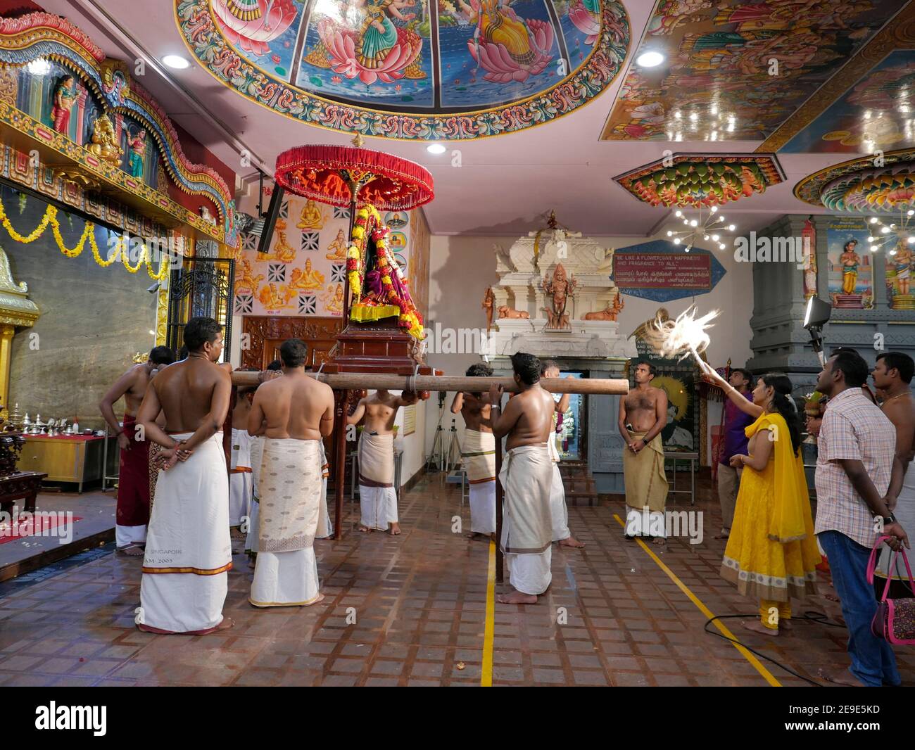 Hindu temple buddhist ceremony Stock Photo - Alamy