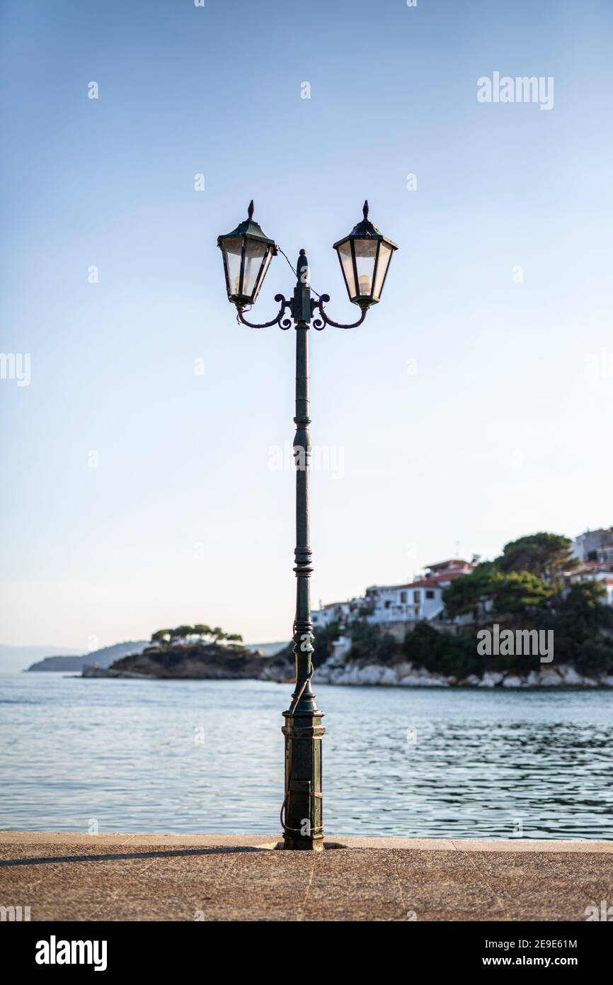 Single street lamp hi-res stock photography and images - Alamy