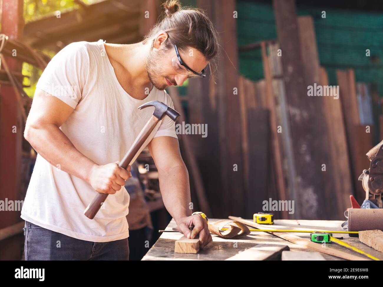 Pencil milling hi-res stock photography and images - Alamy