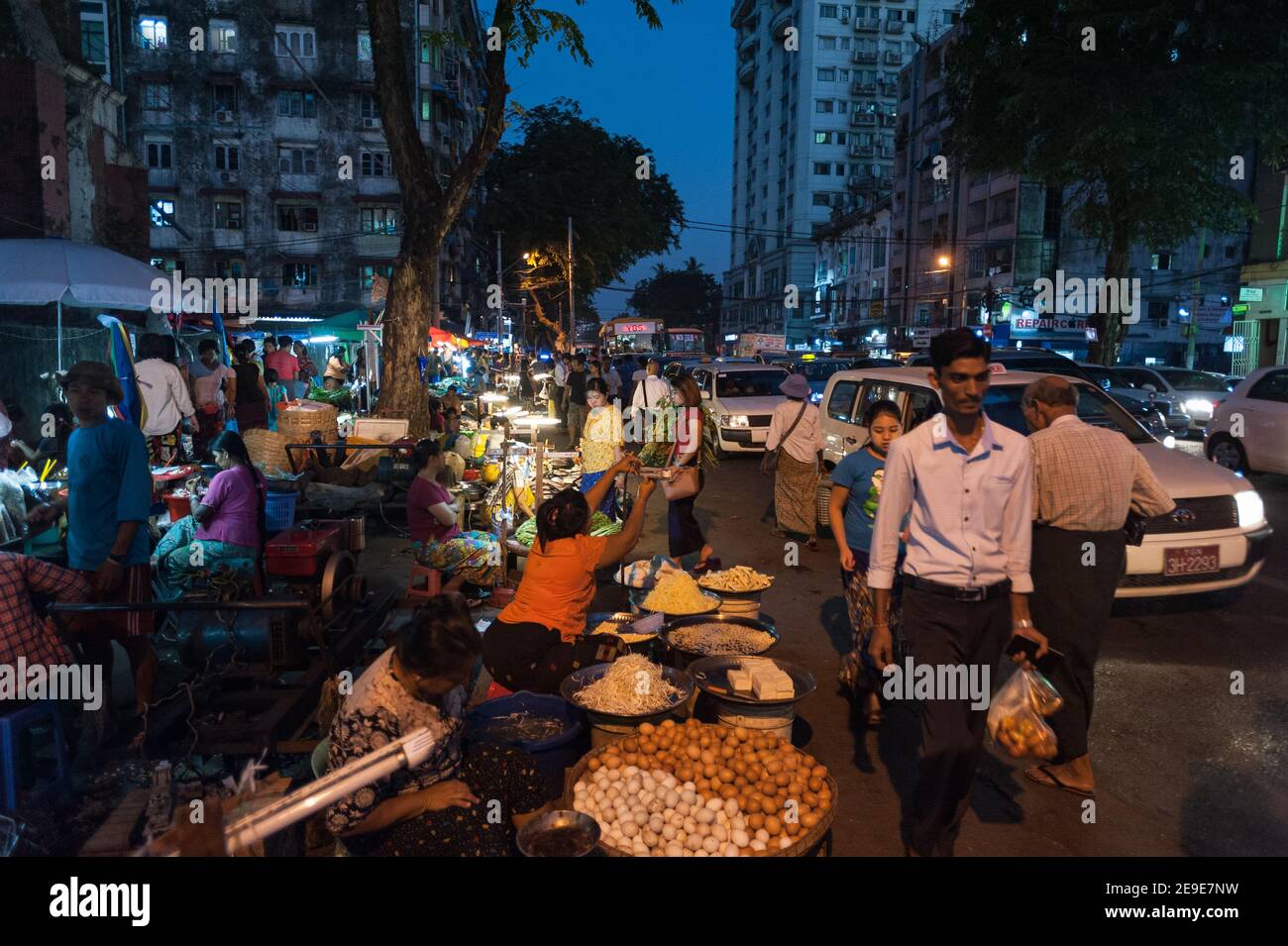 Myanmar night market hi-res stock photography and images - Alamy