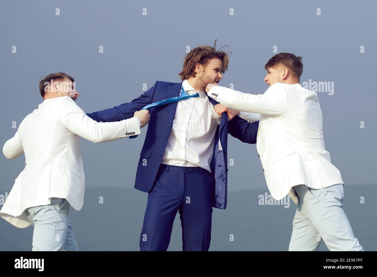 Business man fighting. .Businesspeople have competition, businessman ...