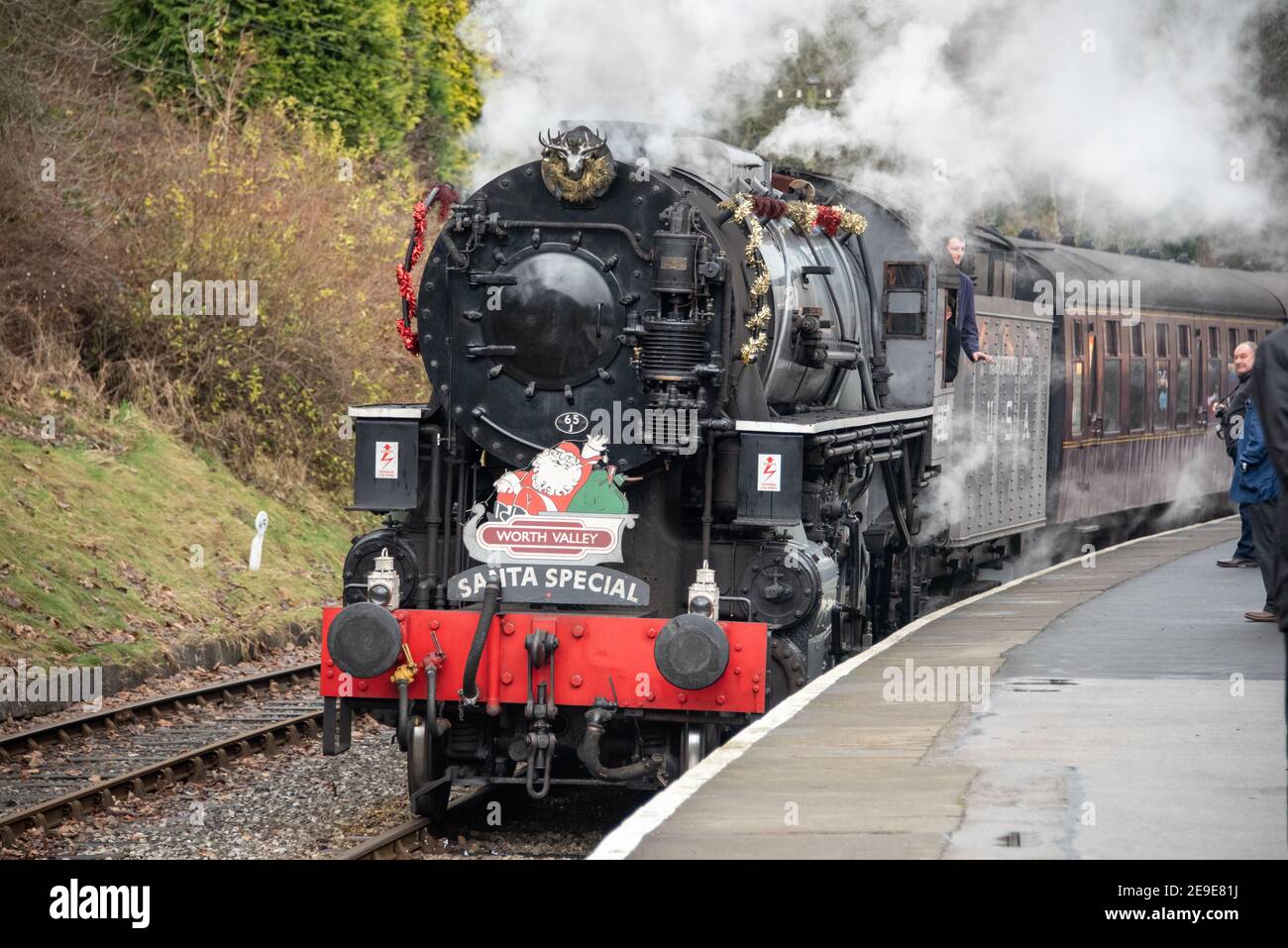 The Santa special Steam train at Oxenhope station Stock Photo - Alamy