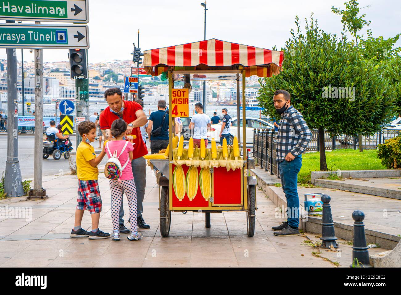 Street Food Cart Istanbul Turkey High Resolution Stock Photography and ...