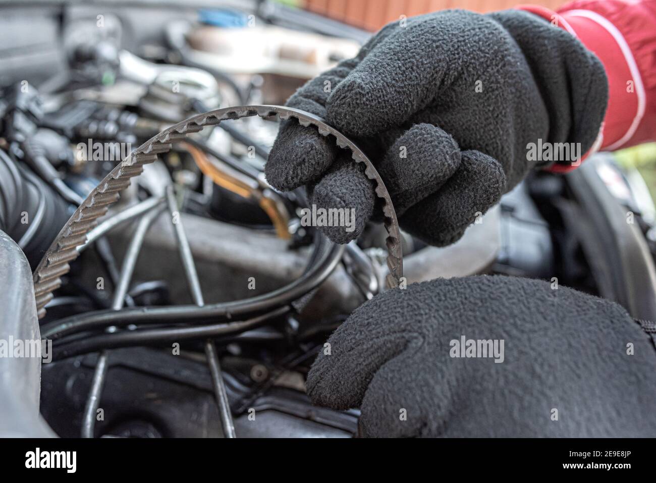 Old car repair shop hi-res stock photography and images - Alamy