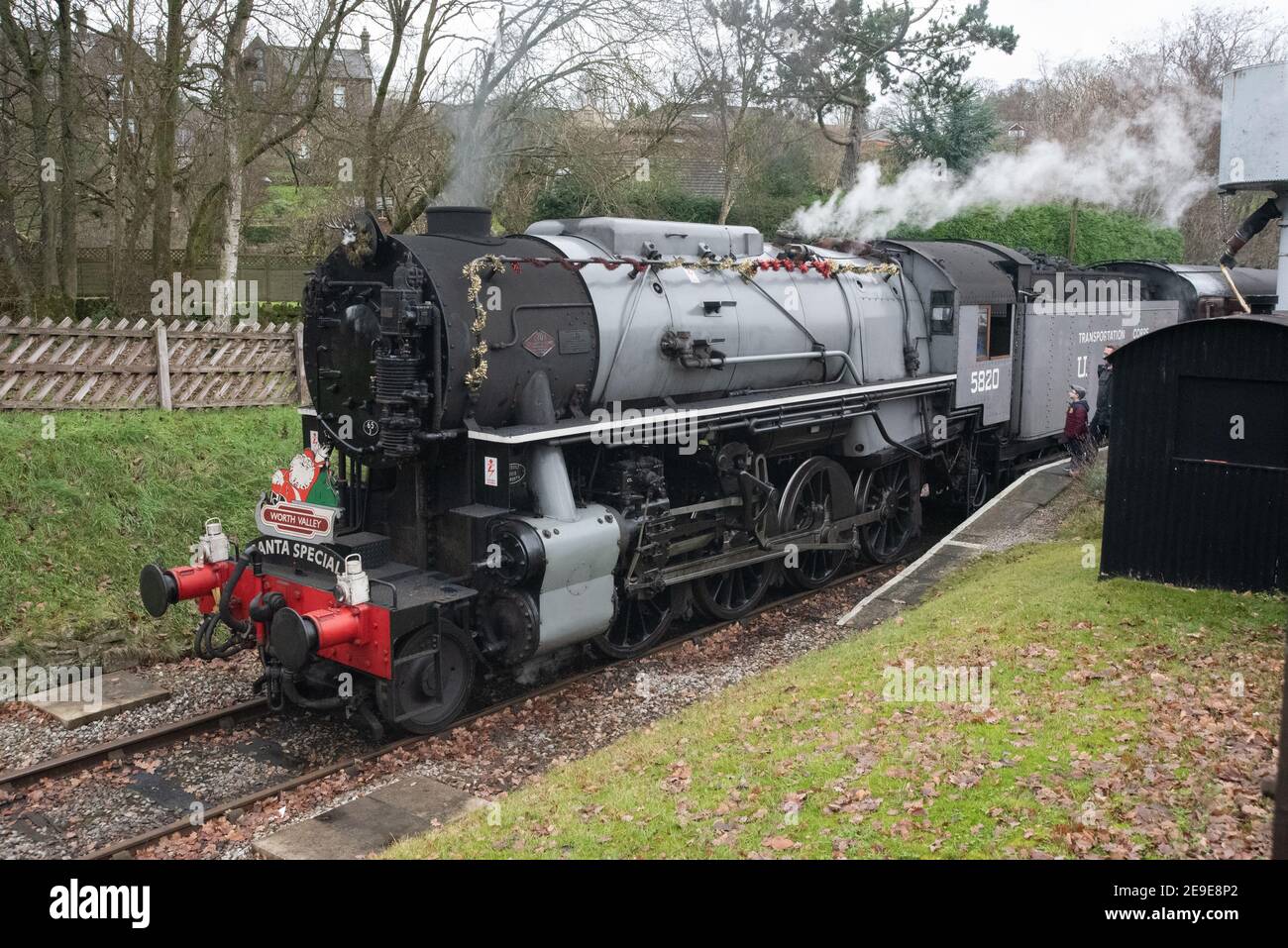 The Santa special Steam train at Oxenhope station Stock Photo - Alamy