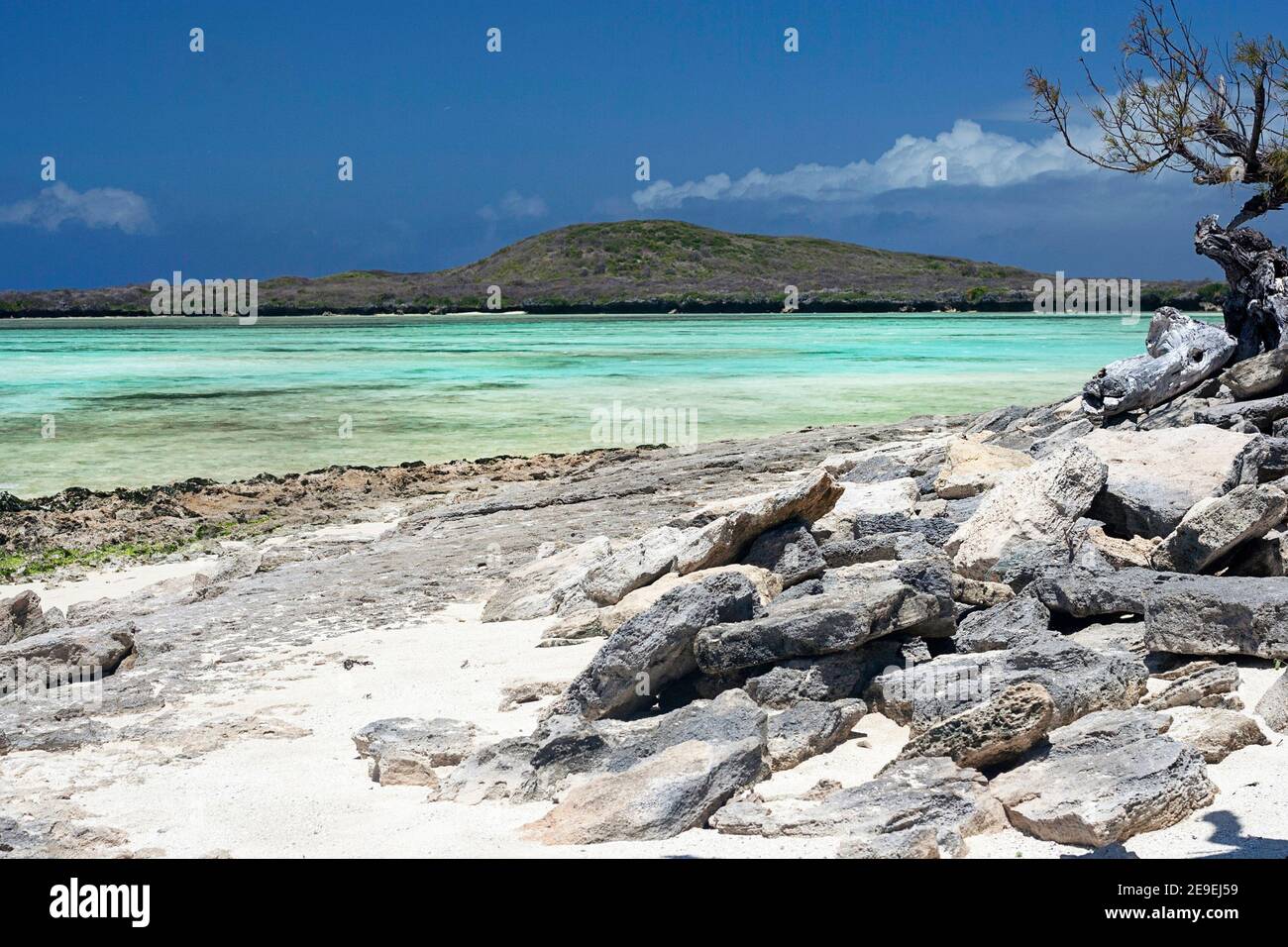 Spectacular, remote and beautiful Emerald Bay (Mer d'Emeraude), island ...