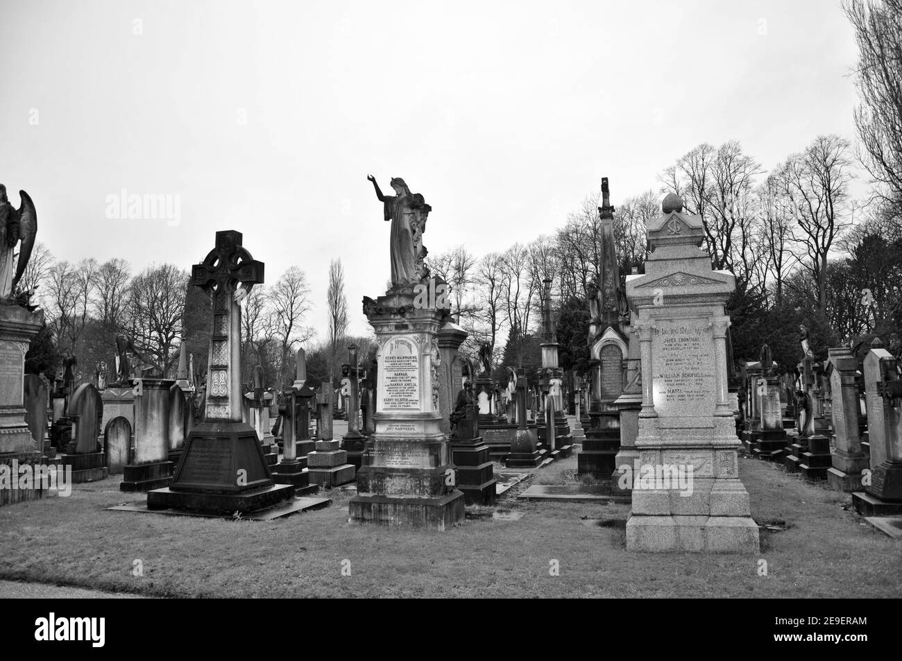Tomb monuments hi-res stock photography and images - Alamy