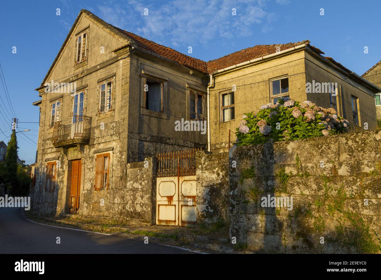 Vintage house at golden hour Stock Photo - Alamy