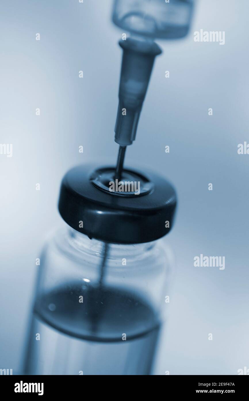 Medical injection hi-res stock photography and images - Alamy