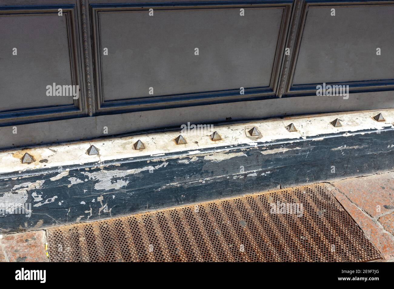 Metal Spikes Anti Homeless Device in Front of Building Stock Photo - Alamy
