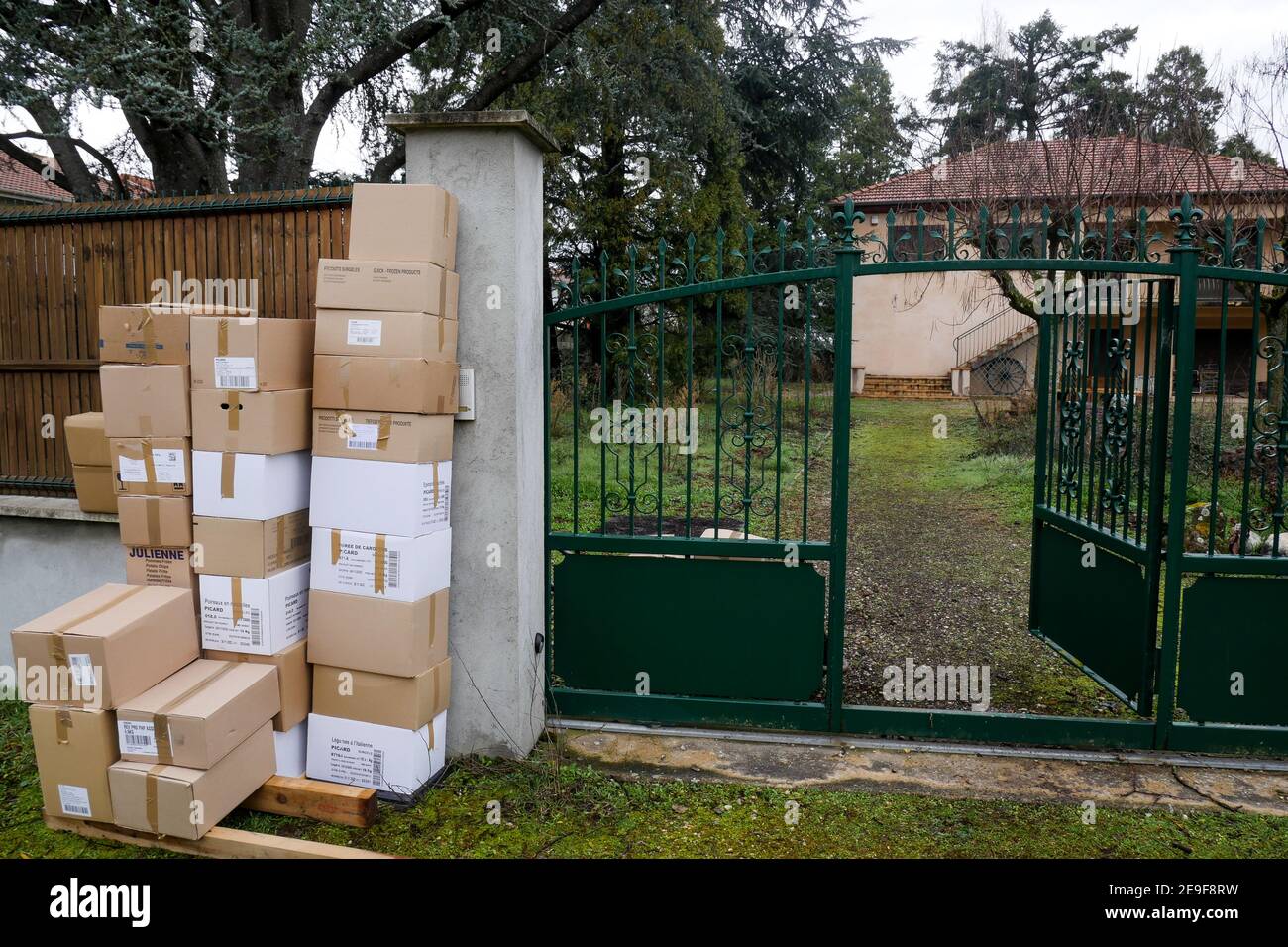 Packing cases for a removal, Lyon, France Stock Photo - Alamy