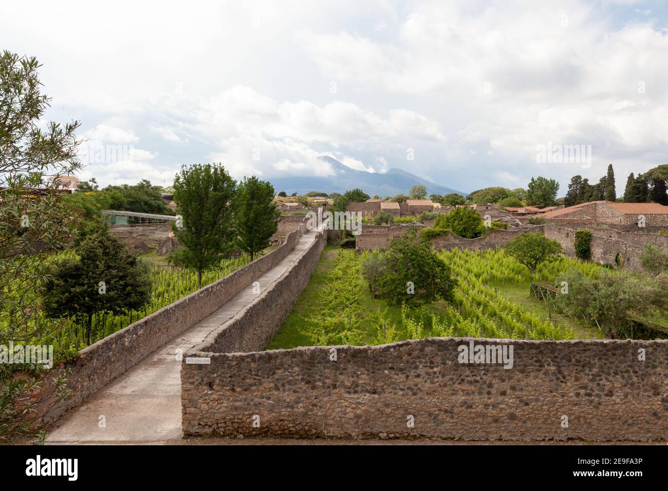 POMPE, ITALY - Jun 02, 2019: Inside the ancient city of Pompei Stock ...