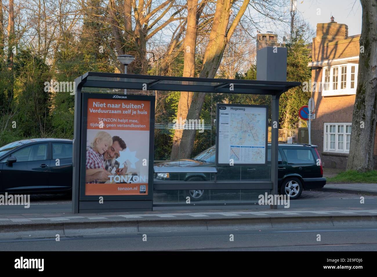 Jcdecaux bus stop hi-res stock photography and images - Alamy