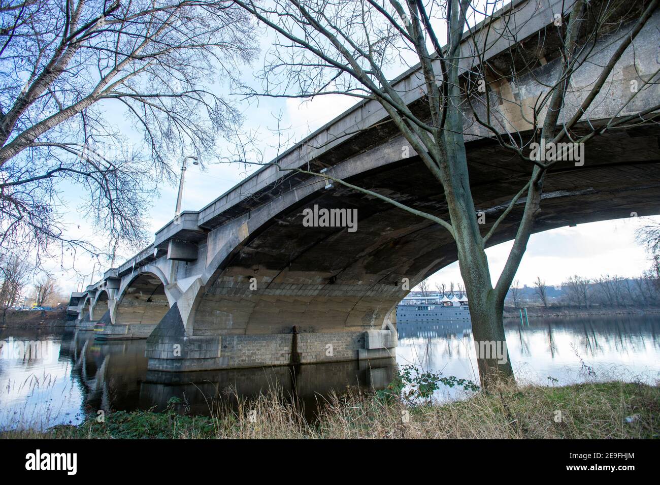 Rare bridge hi-res stock photography and images - Alamy
