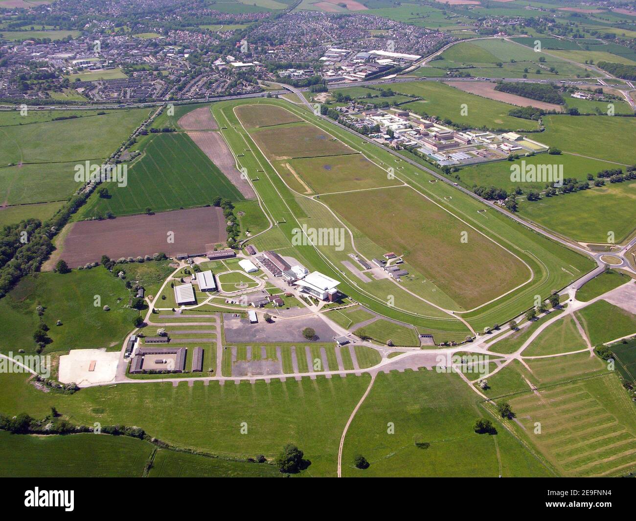 Racecourse aerial uk hi-res stock photography and images - Alamy