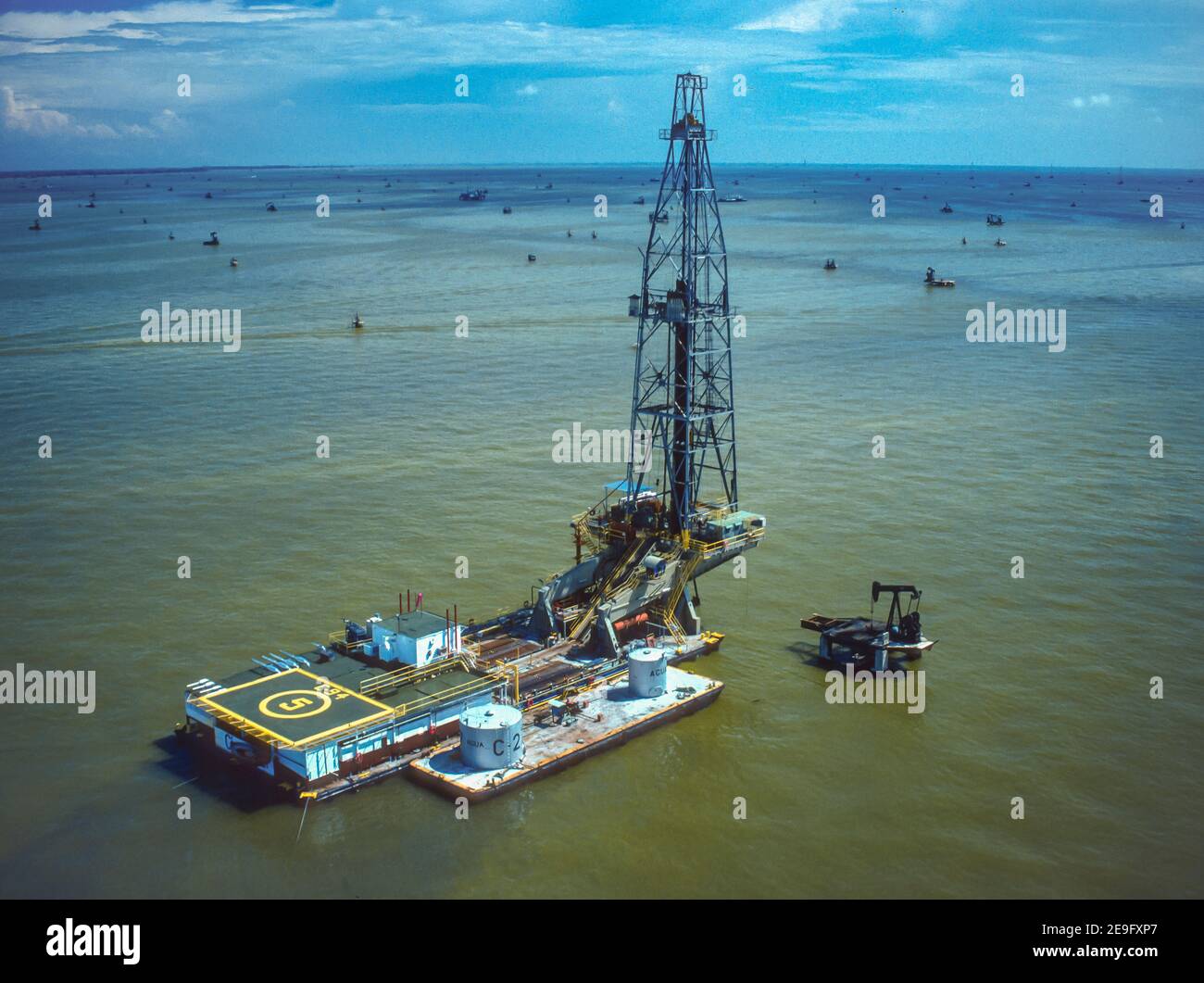 LAKE MARACAIBO, VENEZUELA, OCTOBER 1988 - Aerial of Lagoven oil company ...