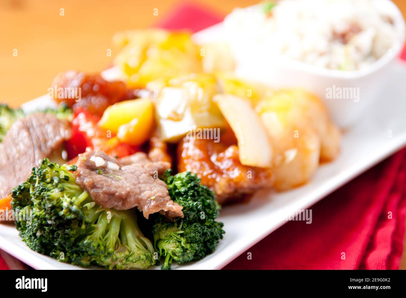 chinese food with fried rice, beef, chicken and fresh Stock Photo - Alamy