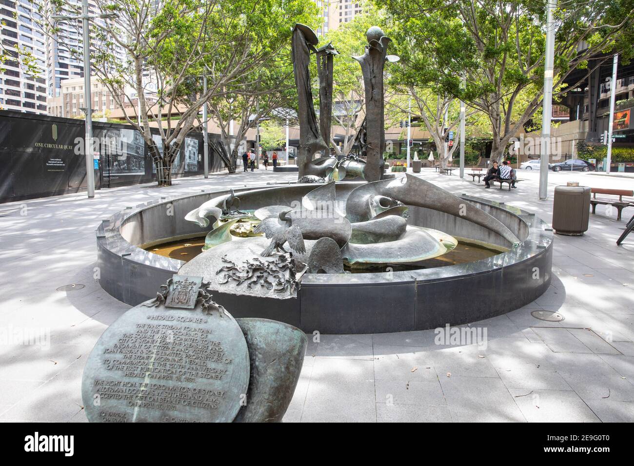 Tank stream bronze fountain sculpture in Herald Square Circular Quay ...