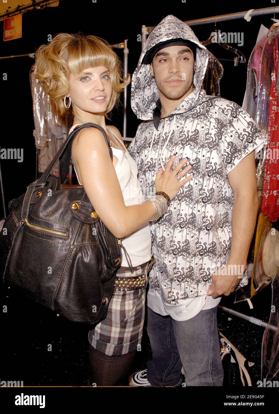 Mena suvari and model hi-res stock photography and images - Alamy