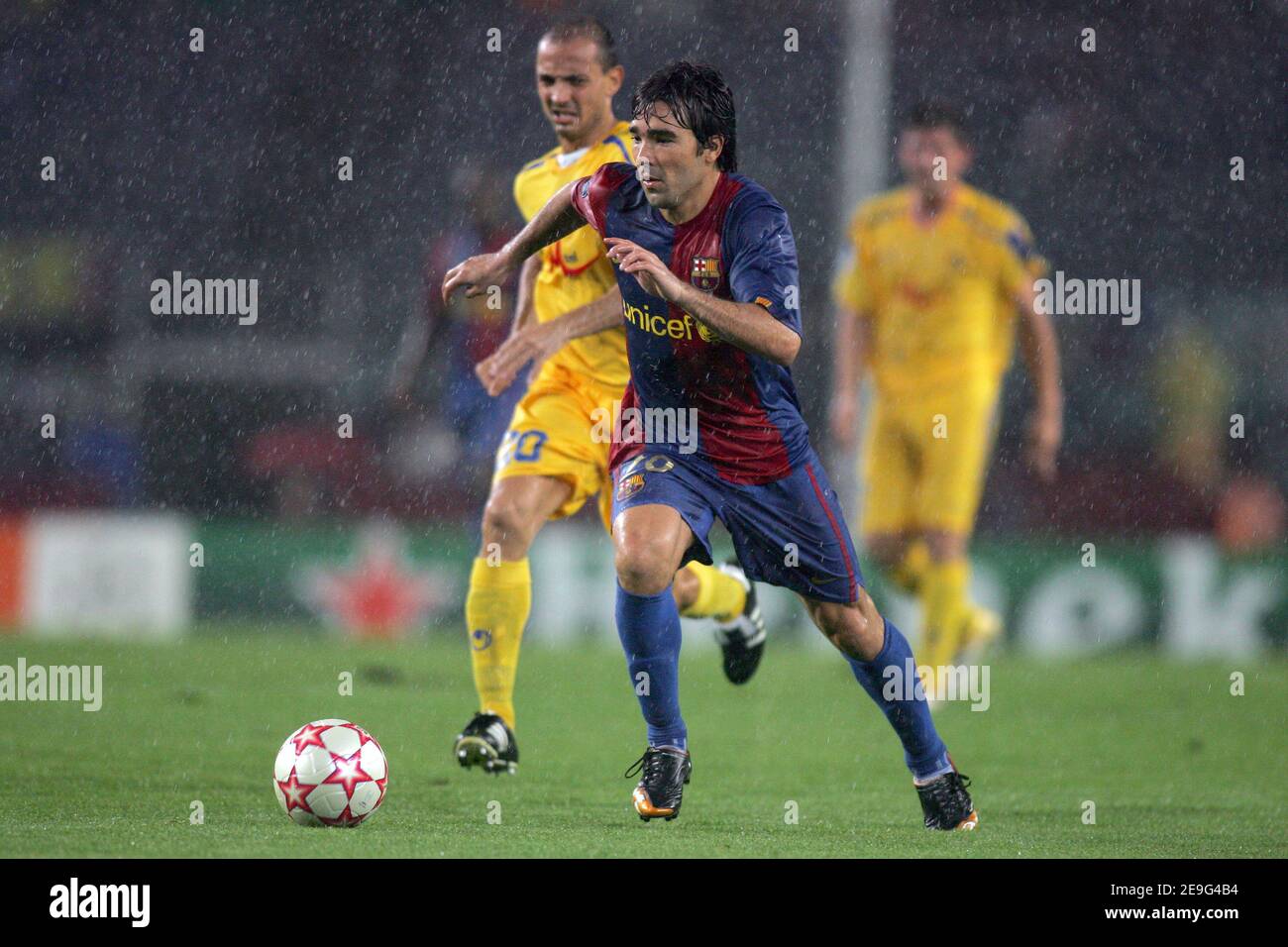 Barcelona fc deco hi-res stock photography and images - Alamy