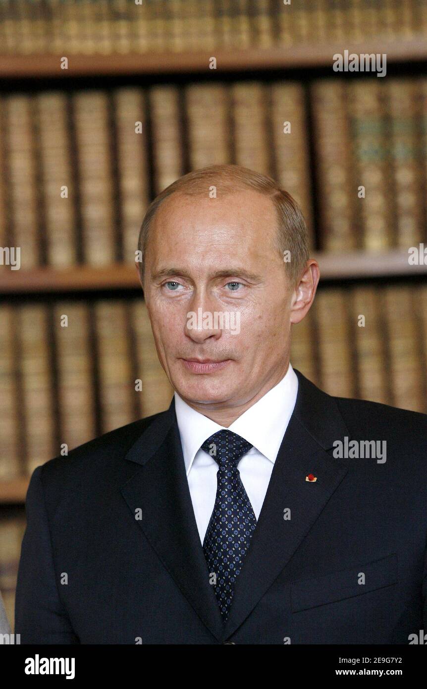 Vladimir poutine portrait hi-res stock photography and images - Alamy