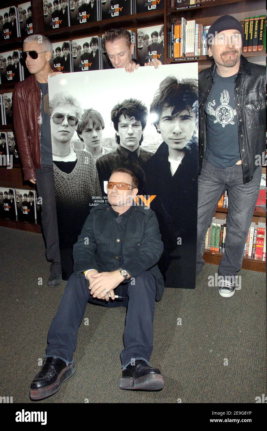 Adam clayton and larry mullen hi-res stock photography and images - Alamy