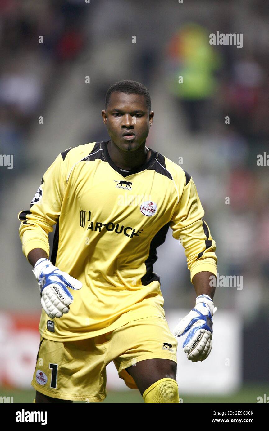 Lille goalkeeper tony sylva hi-res stock photography and images - Alamy