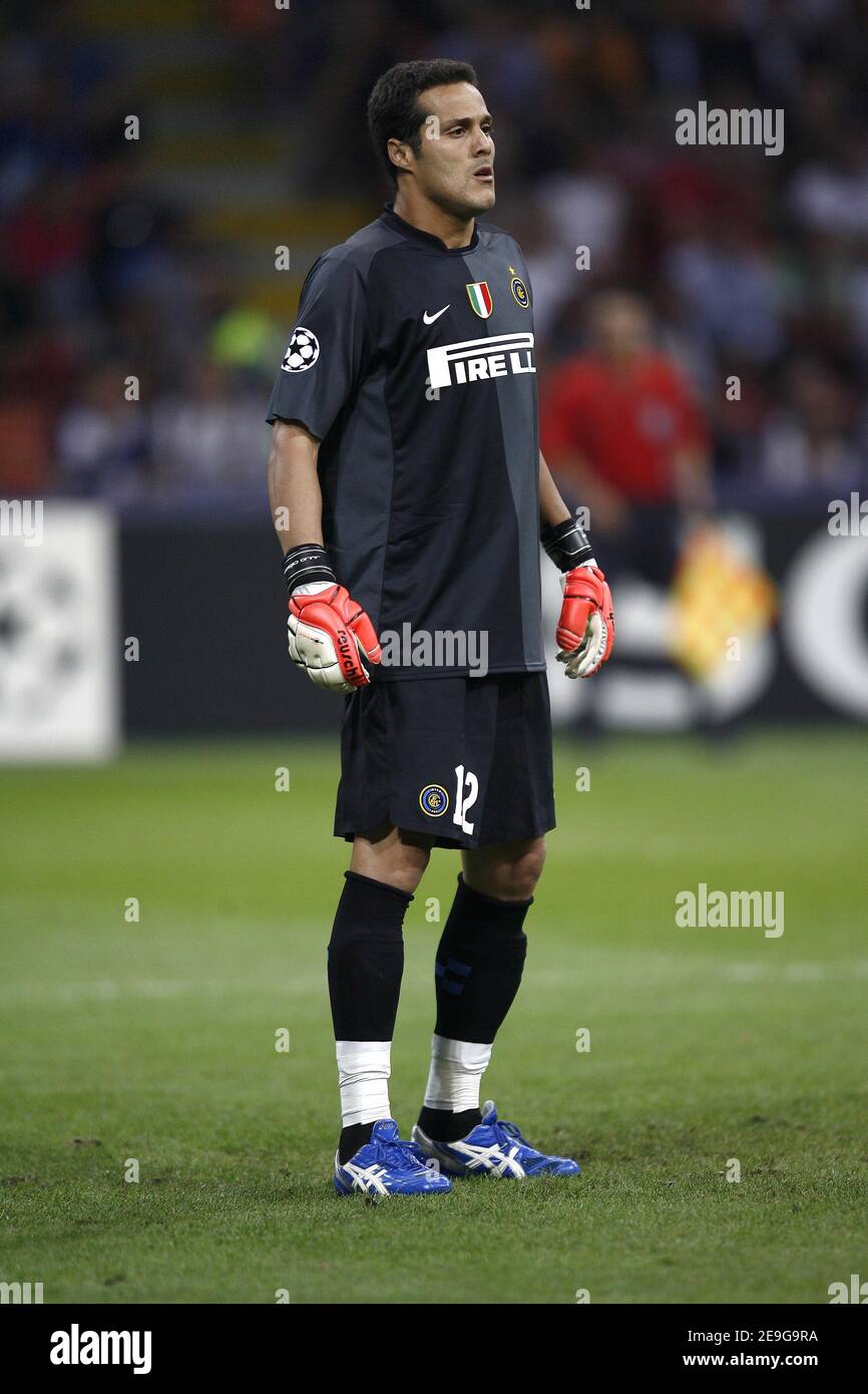 Inter Milan Julio Cesar during the UEFA Champions League - Group B ...