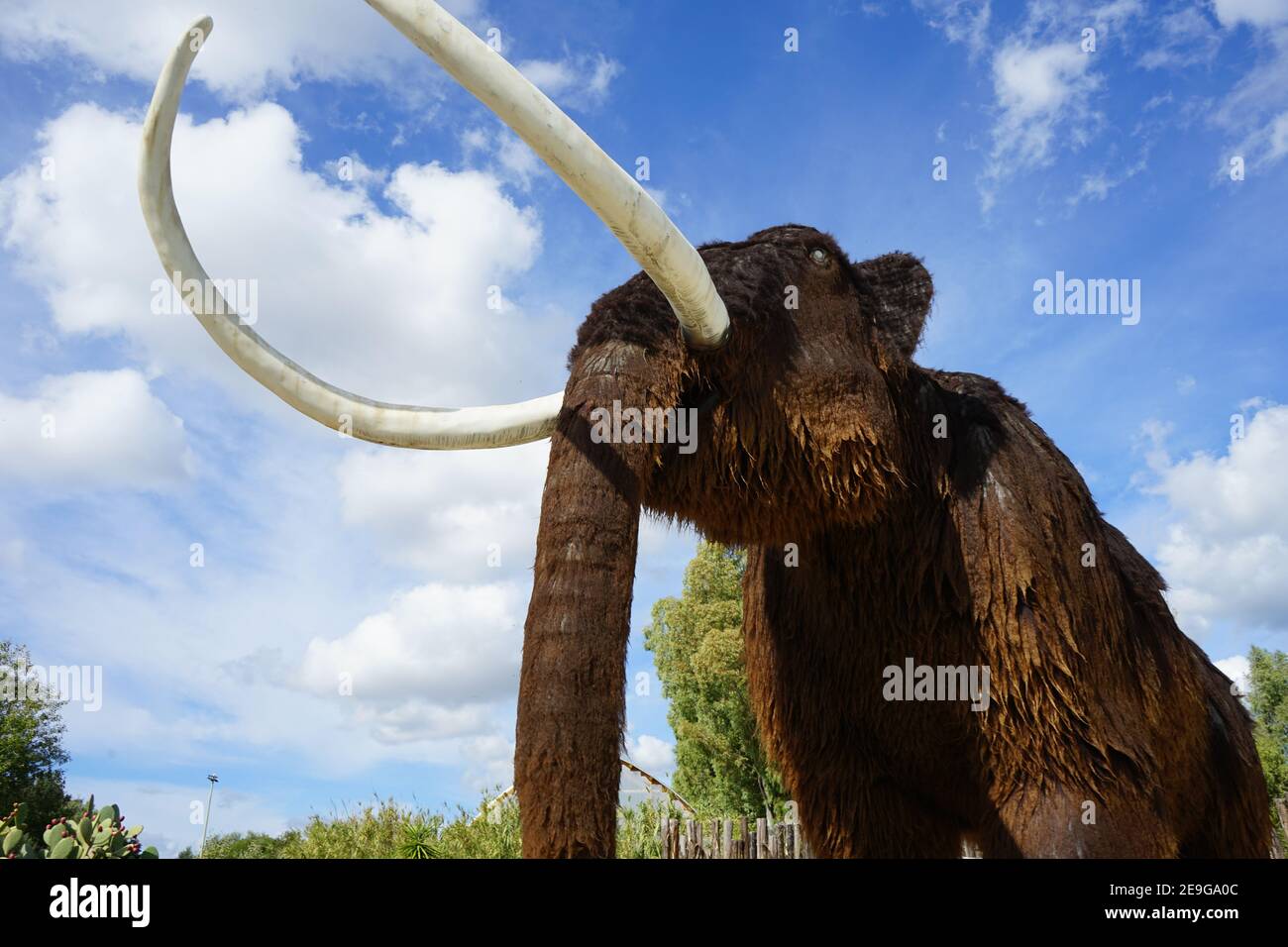 Mammoth hunting hi-res stock photography and images - Alamy