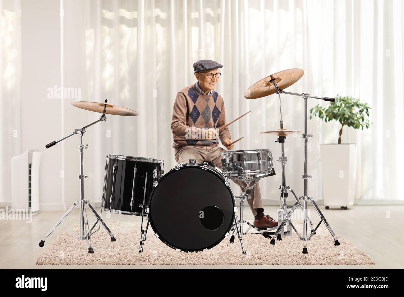 Elderly drums hi-res stock photography and images - Alamy