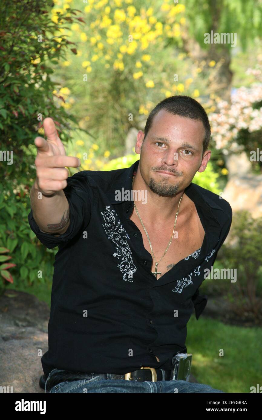 US actor Justin Chambers from 'Grey's anatomy' poses on the Japanese ...