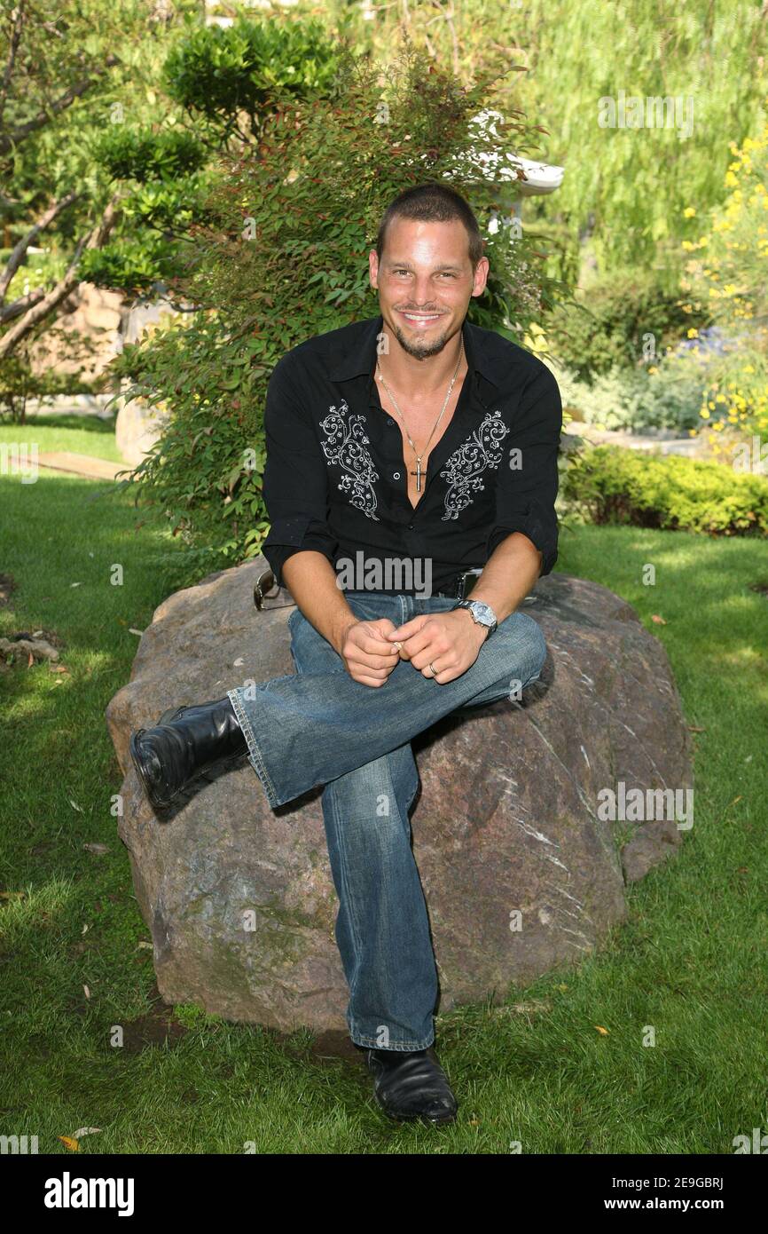 US actor Justin Chambers from 'Grey's anatomy' poses on the Japanese ...